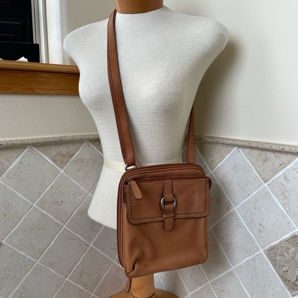Fossil | Bags | Fossil Leather Crossbody With Many Compartments | Poshmark
